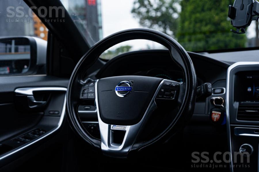 Balts Volvo XC60 2014 Rīga, ar dzinēja tilpumu 2.40 L un nobraukumu 267 tūkst. km par 10950 €, foto 18 vietnē AUTOMOTO.COM.LV
