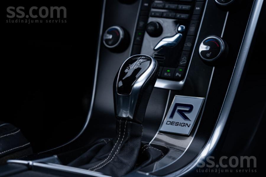 Balts Volvo XC60 2014 Rīga, ar dzinēja tilpumu 2.40 L un nobraukumu 267 tūkst. km par 10950 €, foto 19 vietnē AUTOMOTO.COM.LV