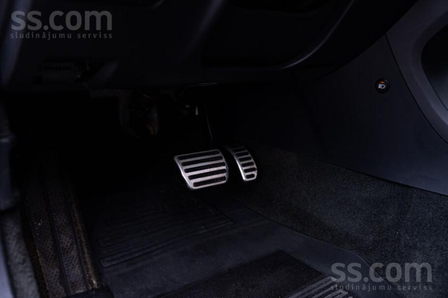 Balts Volvo XC60 2014 Rīga, ar dzinēja tilpumu 2.40 L un nobraukumu 267 tūkst. km par 10950 €, foto 20 vietnē AUTOMOTO.COM.LV