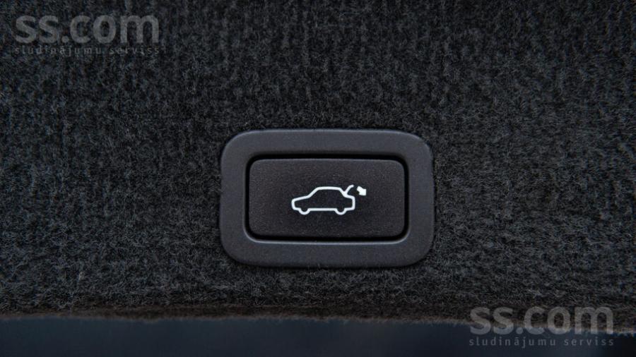 Balts Volvo XC60 2014 Rīga, ar dzinēja tilpumu 2.40 L un nobraukumu 267 tūkst. km par 10950 €, foto 33 vietnē AUTOMOTO.COM.LV