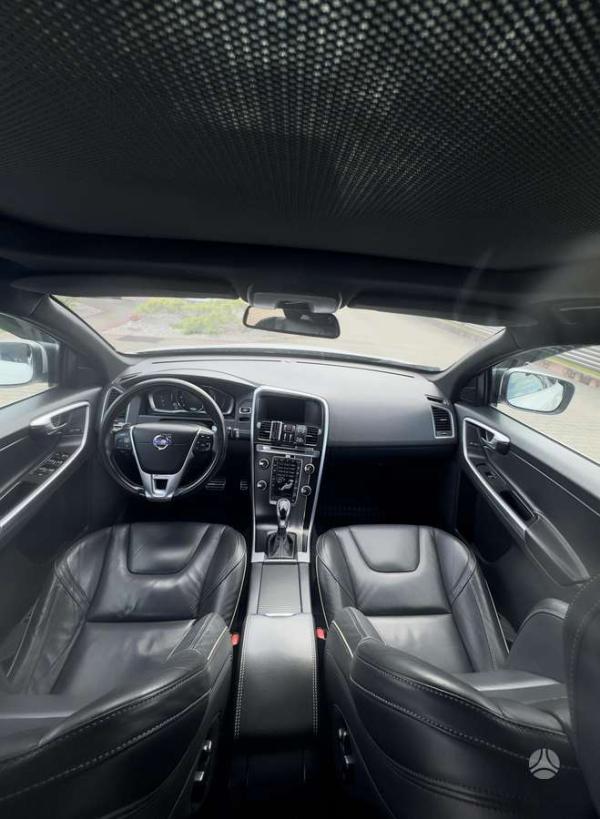 White Volvo XC60 2014 in Taurage, with an engine capacity of 2.40 L and mileage of 114 thousand km for 14300 €, photo 8 on AUTOMOTO.COM.LV