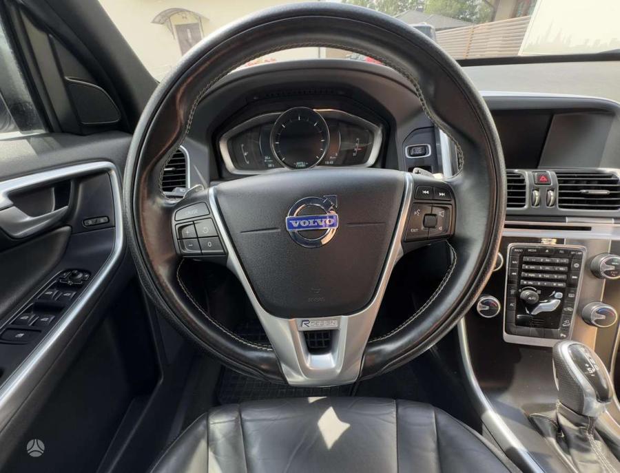 Balts Volvo XC60 2014 Tauragė, ar dzinēja tilpumu 2.40 L un nobraukumu 114 tūkst. km par 14300 €, foto 10 vietnē AUTOMOTO.COM.LV