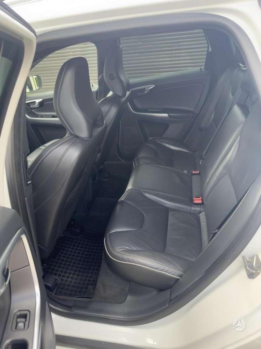 Balts Volvo XC60 2014 Tauragė, ar dzinēja tilpumu 2.40 L un nobraukumu 114 tūkst. km par 14300 €, foto 12 vietnē AUTOMOTO.COM.LV