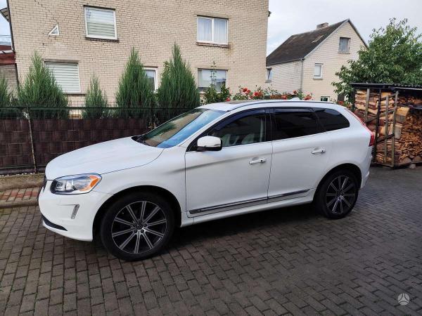 White Volvo XC60 2014 in Kaunas, with an engine capacity of 2.95 L and mileage of 298 thousand km for 10800 €, photo 1 on AUTOMOTO.COM.LV