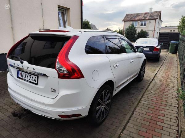 White Volvo XC60 2014 in Kaunas, with an engine capacity of 2.95 L and mileage of 298 thousand km for 10800 €, photo 7 on AUTOMOTO.COM.LV