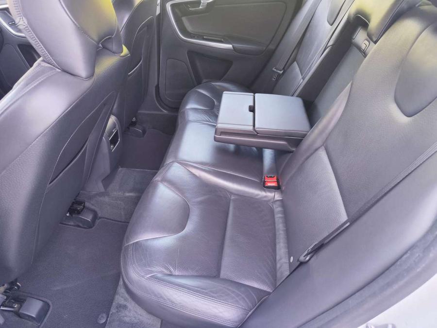 Balts Volvo XC60 2014 Kauņa, ar dzinēja tilpumu 1.98 L un nobraukumu 250 tūkst. km par 10250 €, foto 11 vietnē AUTOMOTO.COM.LV
