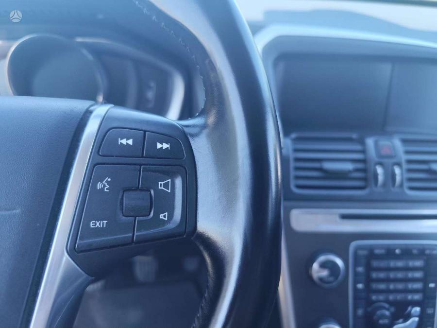 Balts Volvo XC60 2014 Kauņa, ar dzinēja tilpumu 1.98 L un nobraukumu 250 tūkst. km par 10250 €, foto 13 vietnē AUTOMOTO.COM.LV
