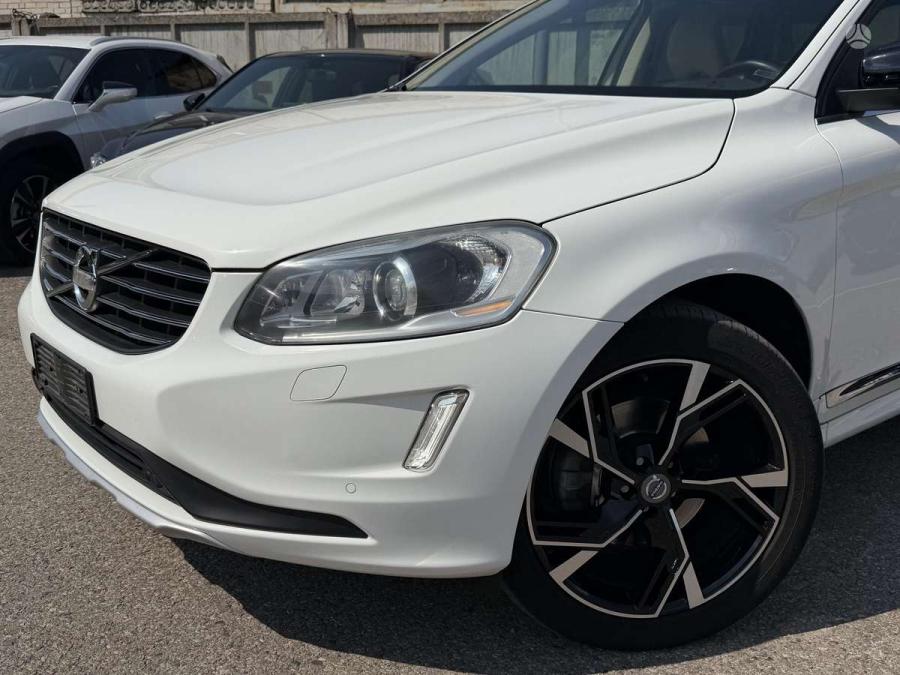 Balts Volvo XC60 2014 Viļņa, ar dzinēja tilpumu 2.40 L un nobraukumu 201 tūkst. km par 12900 €, foto 5 vietnē AUTOMOTO.COM.LV