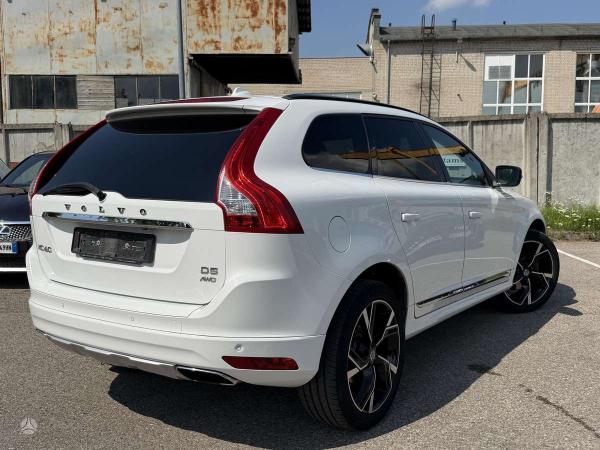 White Volvo XC60 2014 in Vilnius, with an engine capacity of 2.40 L and mileage of 201 thousand km for 12900 €, photo 10 on AUTOMOTO.COM.LV