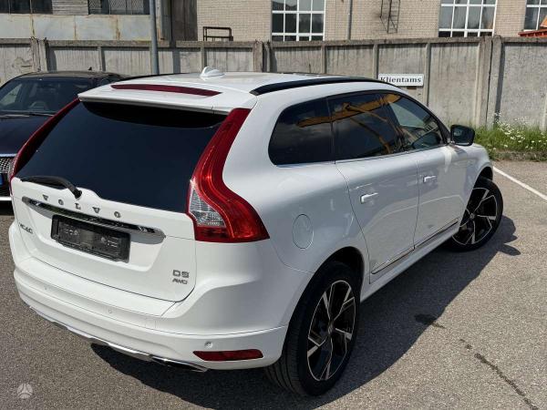 White Volvo XC60 2014 in Vilnius, with an engine capacity of 2.40 L and mileage of 201 thousand km for 12900 €, photo 11 on AUTOMOTO.COM.LV