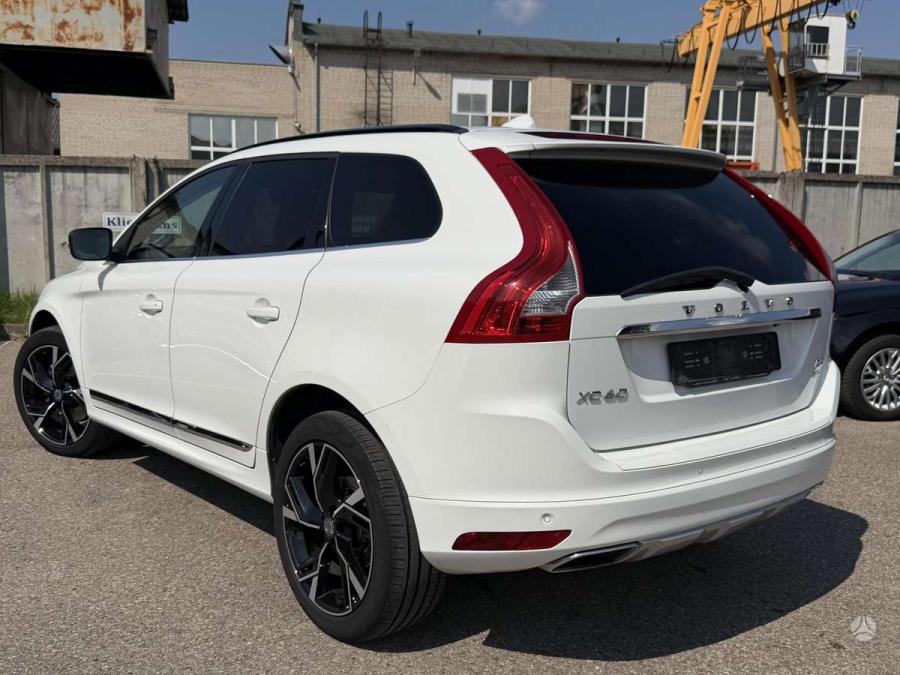 Balts Volvo XC60 2014 Viļņa, ar dzinēja tilpumu 2.40 L un nobraukumu 201 tūkst. km par 12900 €, foto 13 vietnē AUTOMOTO.COM.LV