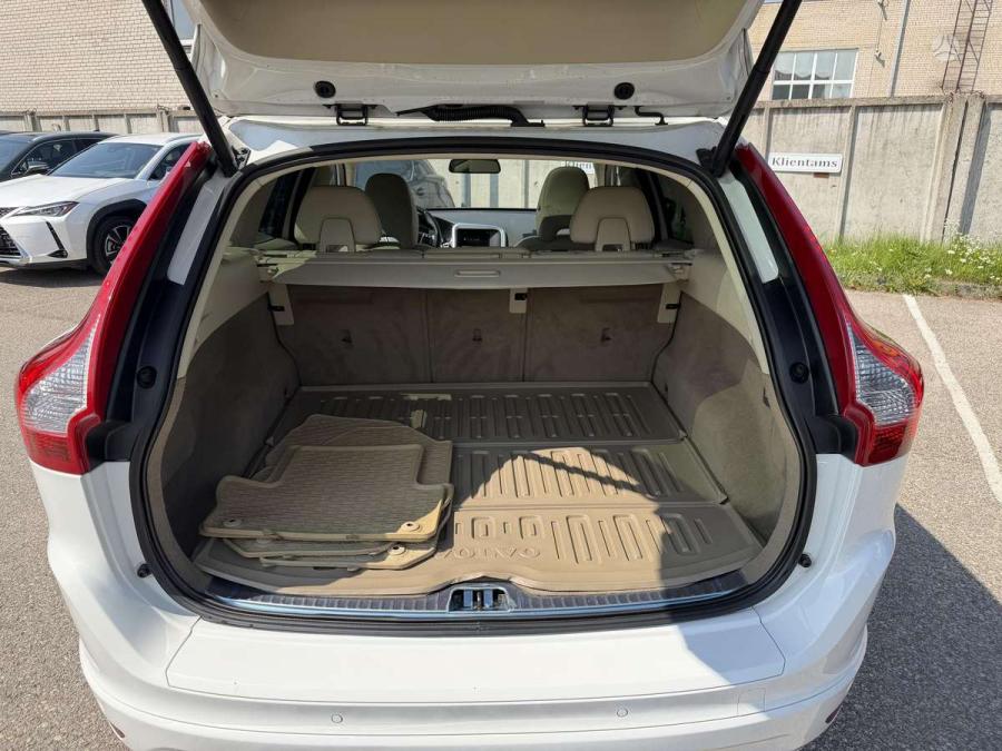 Balts Volvo XC60 2014 Viļņa, ar dzinēja tilpumu 2.40 L un nobraukumu 201 tūkst. km par 12900 €, foto 15 vietnē AUTOMOTO.COM.LV