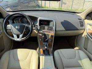 Balts Volvo XC60 2014 Viļņa, ar dzinēja tilpumu 2.40 L un nobraukumu 201 tūkst. km par 12900 €, foto 20 vietnē AUTOMOTO.COM.LV