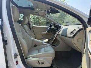 Balts Volvo XC60 2014 Viļņa, ar dzinēja tilpumu 2.40 L un nobraukumu 201 tūkst. km par 12900 €, foto 22 vietnē AUTOMOTO.COM.LV