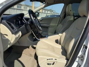 Balts Volvo XC60 2014 Viļņa, ar dzinēja tilpumu 2.40 L un nobraukumu 201 tūkst. km par 12900 €, foto 26 vietnē AUTOMOTO.COM.LV