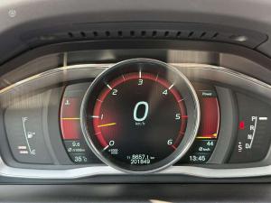 Balts Volvo XC60 2014 Viļņa, ar dzinēja tilpumu 2.40 L un nobraukumu 201 tūkst. km par 12900 €, foto 29 vietnē AUTOMOTO.COM.LV