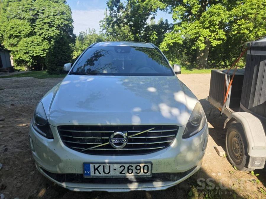 Белый Вольво ХС60 2014 в Цесис, объемом двигателя 2.40 л и пробегом 320 тыс. км за 9750 €, фото 1 на AUTOMOTO.COM.LV