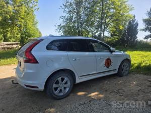 Белый Вольво ХС60 2014 в Цесис, объемом двигателя 2.40 л и пробегом 320 тыс. км за 9750 €, фото 4 на AUTOMOTO.COM.LV