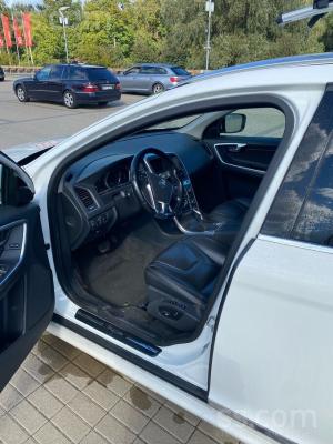 Balts Volvo XC60 2014 Rīga, ar dzinēja tilpumu 2.40 L un nobraukumu 180 tūkst. km par 9500 €, foto 5 vietnē AUTOMOTO.COM.LV