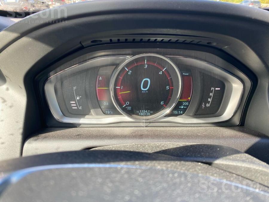 Balts Volvo XC60 2014 Rīga, ar dzinēja tilpumu 2.40 L un nobraukumu 180 tūkst. km par 9500 €, foto 8 vietnē AUTOMOTO.COM.LV