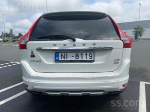 White Volvo XC60 2014 in Riga, with an engine capacity of 2.40 L and mileage of 300 thousand km for 13000 €, photo 3 on AUTOMOTO.COM.LV