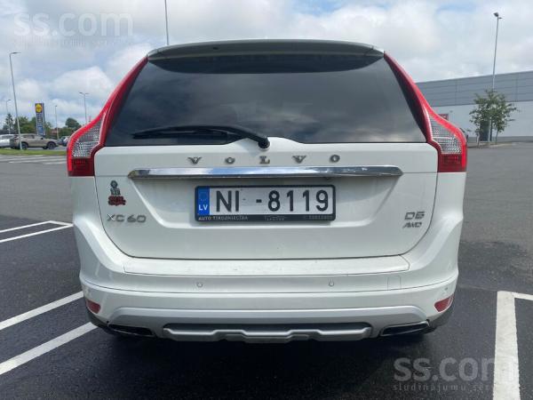 Volvo XC60 2014 Rīga vietnē Balts Volvo XC60 2014 Rīga, ar dzinēja tilpumu 2.40 L un nobraukumu 300 tūkst. km par 13000 €, foto 3 vietnē AUTOMOTO.COM.LV