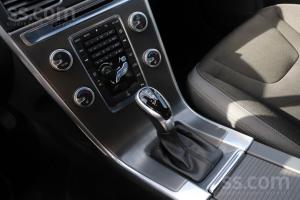 White Volvo XC60 2014 in Tukums, with an engine capacity of 2.00 L and mileage of 263 thousand km for 7900 €, photo 9 on AUTOMOTO.COM.LV