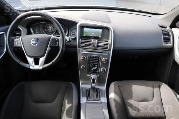 Volvo XC60 2014 Tukums vietnē Balts Volvo XC60 2014 Tukums, ar dzinēja tilpumu 2.00 L un nobraukumu 263 tūkst. km par 7900 €, foto 8 vietnē AUTOMOTO.COM.LV