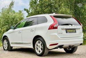 White Volvo XC60 2014 in Siauliai, with an engine capacity of 1.97 L and mileage of 250 thousand km for 11550 €, photo 4 on AUTOMOTO.COM.LV