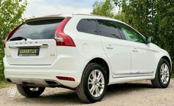 Volvo XC60 2014 in Siauliai on AUTOMOTO.COM.LV White Volvo XC60 2014 in Siauliai, with an engine capacity of 1.97 L and mileage of 250 thousand km for 11550 €, photo 5 on AUTOMOTO.COM.LV