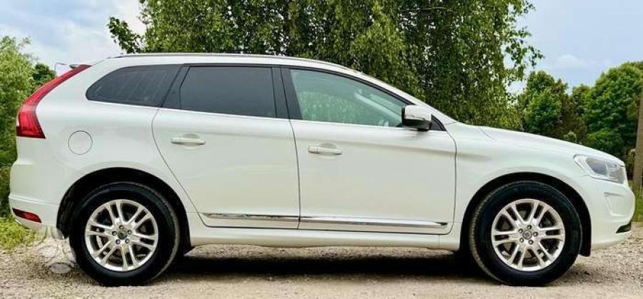 White Volvo XC60 2014 in Siauliai, with an engine capacity of 1.97 L and mileage of 250 thousand km for 11550 €, photo 15 on AUTOMOTO.COM.LV