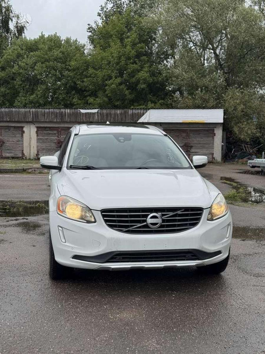 White Volvo XC60 2014 in Klaipeda, with an engine capacity of 2.95 L and mileage of 280 thousand km for 6799 €, photo 3 on AUTOMOTO.COM.LV