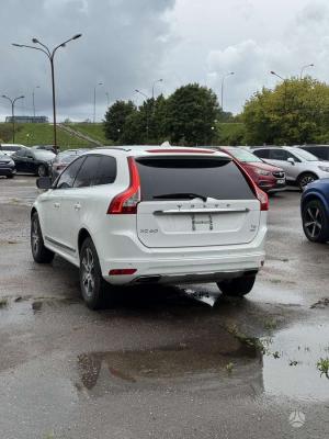 White Volvo XC60 2014 in Klaipeda, with an engine capacity of 2.95 L and mileage of 280 thousand km for 6799 €, photo 6 on AUTOMOTO.COM.LV