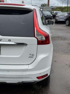 White Volvo XC60 2014 in Klaipeda, with an engine capacity of 2.95 L and mileage of 280 thousand km for 6799 €, photo 7 on AUTOMOTO.COM.LV