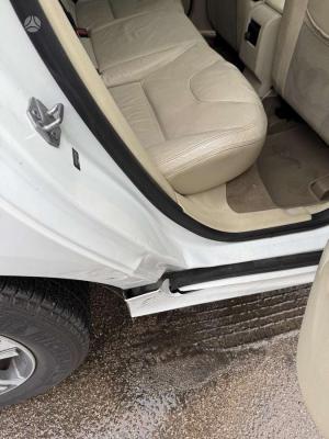 White Volvo XC60 2014 in Klaipeda, with an engine capacity of 2.95 L and mileage of 280 thousand km for 6799 €, photo 12 on AUTOMOTO.COM.LV