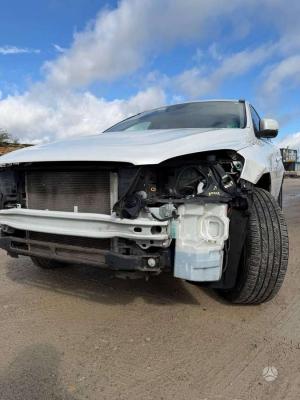 White Volvo XC60 2014 in Siauliai, with an engine capacity of 3.19 L and mileage of 199 thousand km for 7000 €, photo 10 on AUTOMOTO.COM.LV