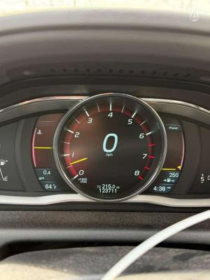 White Volvo XC60 2014 in Siauliai, with an engine capacity of 3.19 L and mileage of 199 thousand km for 7000 €, photo 13 on AUTOMOTO.COM.LV