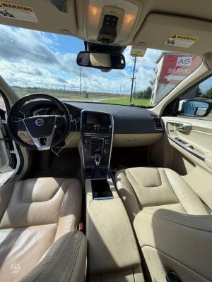 White Volvo XC60 2014 in Siauliai, with an engine capacity of 3.19 L and mileage of 199 thousand km for 7000 €, photo 19 on AUTOMOTO.COM.LV