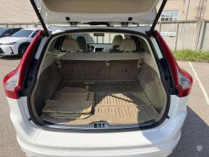 Balts Volvo XC60 2014 Viļņa, ar dzinēja tilpumu 2.40 L un nobraukumu 202 tūkst. km par 12700 €, foto 17 vietnē AUTOMOTO.COM.LV