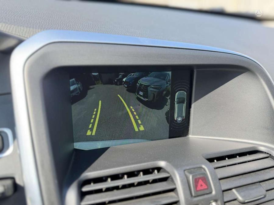 Balts Volvo XC60 2014 Viļņa, ar dzinēja tilpumu 2.40 L un nobraukumu 202 tūkst. km par 12700 €, foto 30 vietnē AUTOMOTO.COM.LV
