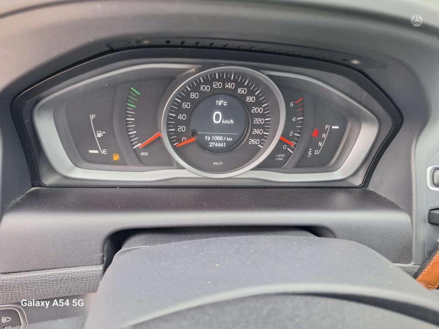 Белый Вольво ХС60 2014 в Каунас, объемом двигателя 1.97 л и пробегом 278 тыс. км за 9950 €, фото 16 на AUTOMOTO.COM.LV