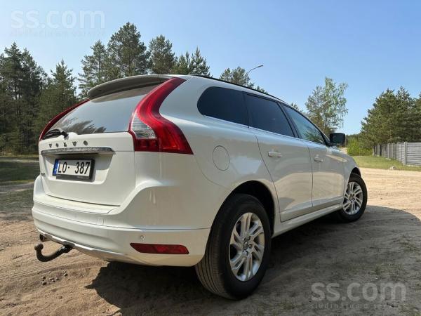 Volvo XC60 2014 Rīga vietnē Balts Volvo XC60 2014 Rīga, ar dzinēja tilpumu 2.00 L un nobraukumu 358 tūkst. km par 8700 €, foto 4 vietnē AUTOMOTO.COM.LV