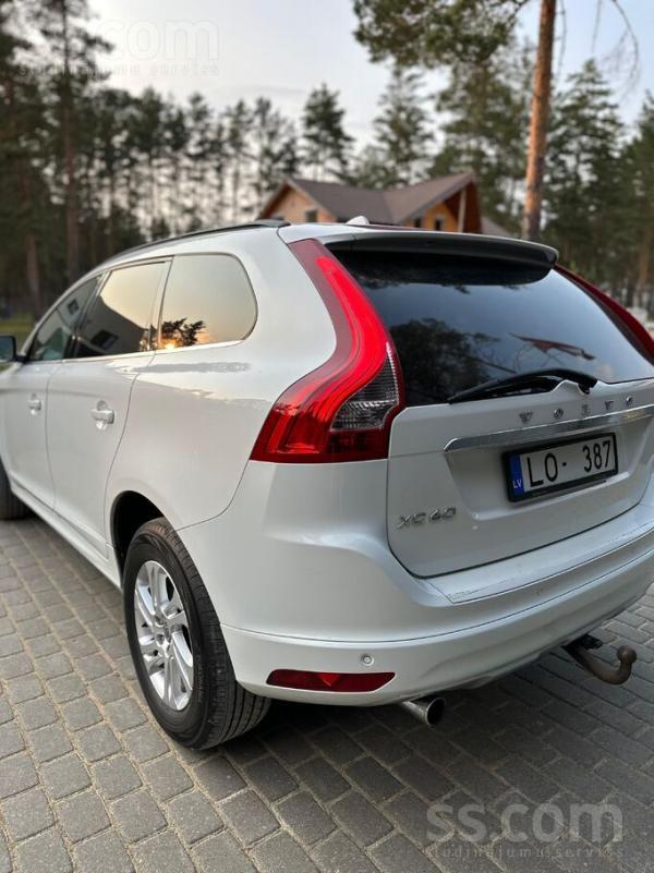 Volvo XC60 2014 Rīga vietnē Balts Volvo XC60 2014 Rīga, ar dzinēja tilpumu 2.00 L un nobraukumu 358 tūkst. km par 8700 €, foto 7 vietnē AUTOMOTO.COM.LV