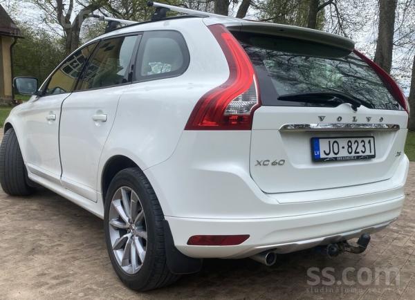 Volvo XC60 2014 Rīga vietnē Balts Volvo XC60 2014 Rīga, ar dzinēja tilpumu 2.00 L un nobraukumu 270 tūkst. km par 9000 €, foto 7 vietnē AUTOMOTO.COM.LV