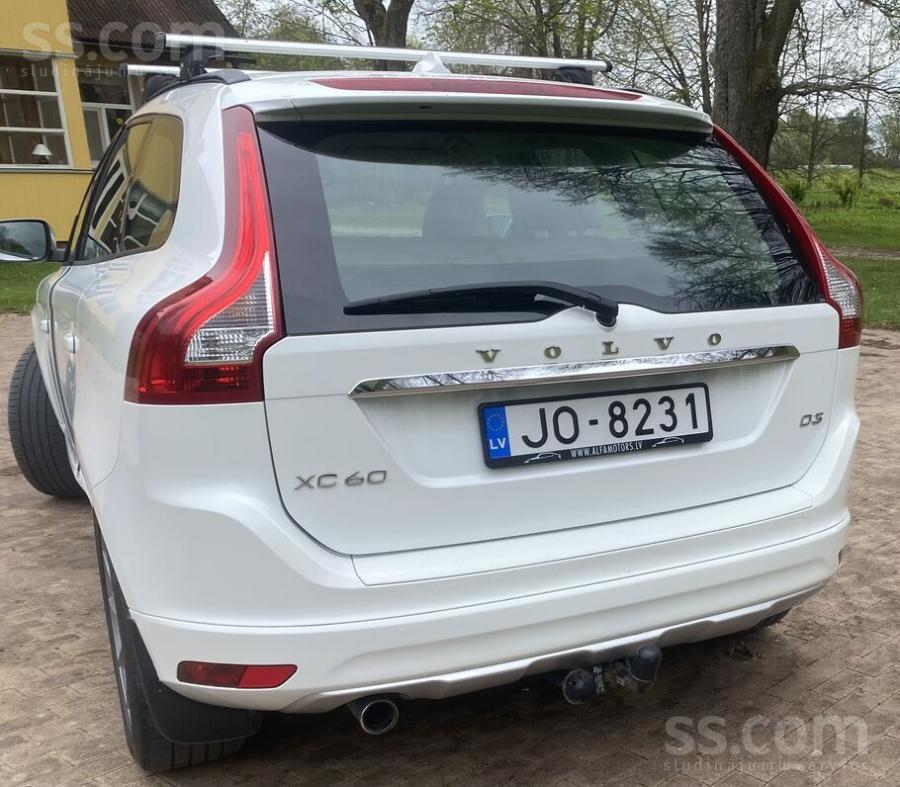 White Volvo XC60 2014 in Riga, with an engine capacity of 2.00 L and mileage of 270 thousand km for 9000 €, photo 8 on AUTOMOTO.COM.LV
