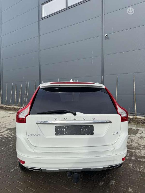 Volvo XC60 2014 Viļņa vietnē Balts Volvo XC60 2014 Viļņa, ar dzinēja tilpumu 1.98 L un nobraukumu 270 tūkst. km par 10700 €, foto 8 vietnē AUTOMOTO.COM.LV