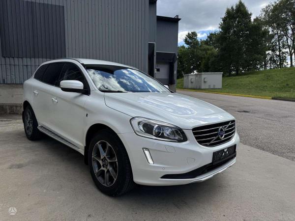 Volvo XC60 2014 Alīta vietnē Balts Volvo XC60 2014 Alīta, ar dzinēja tilpumu 2.40 L un nobraukumu 272 tūkst. km par 13400 €, foto 3 vietnē AUTOMOTO.COM.LV