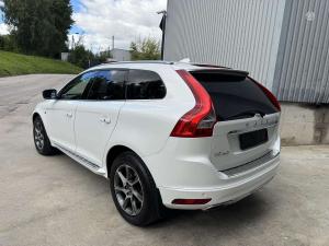 White Volvo XC60 2014 in Alytus, with an engine capacity of 2.40 L and mileage of 272 thousand km for 13400 €, photo 4 on AUTOMOTO.COM.LV