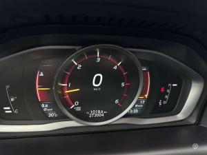 White Volvo XC60 2014 in Alytus, with an engine capacity of 2.40 L and mileage of 272 thousand km for 13400 €, photo 43 on AUTOMOTO.COM.LV