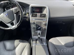 Balts Volvo XC60 2014 Rīga, ar dzinēja tilpumu 2.40 L un nobraukumu 0 tūkst. km par 13500 €, foto 11 vietnē AUTOMOTO.COM.LV